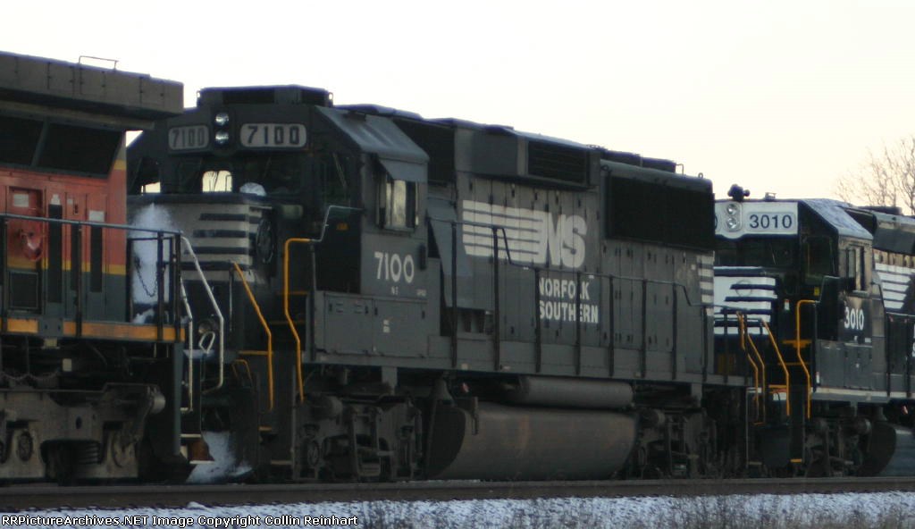 NS 7100